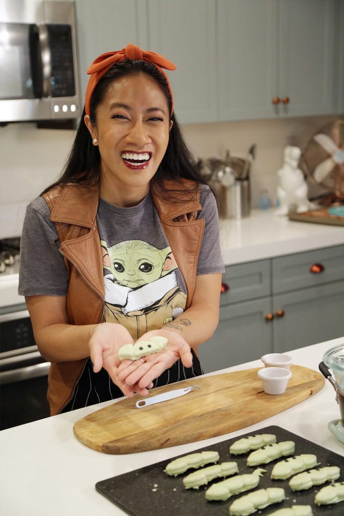 Easy and Adorable Mandalorian Baby Yoda Cookies Recipe | BIBIDI