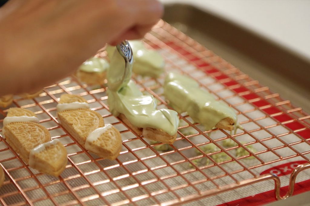Easy and Adorable Mandalorian Baby Yoda Cookies Recipe | BIBIDI