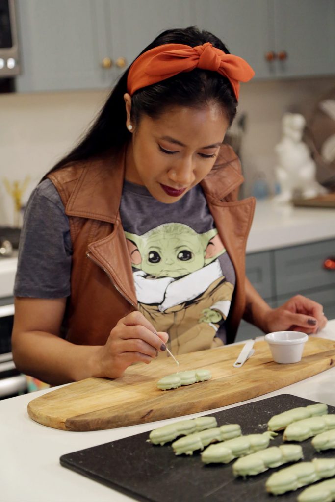 Easy and Adorable Mandalorian Baby Yoda Cookies Recipe | BIBIDI
